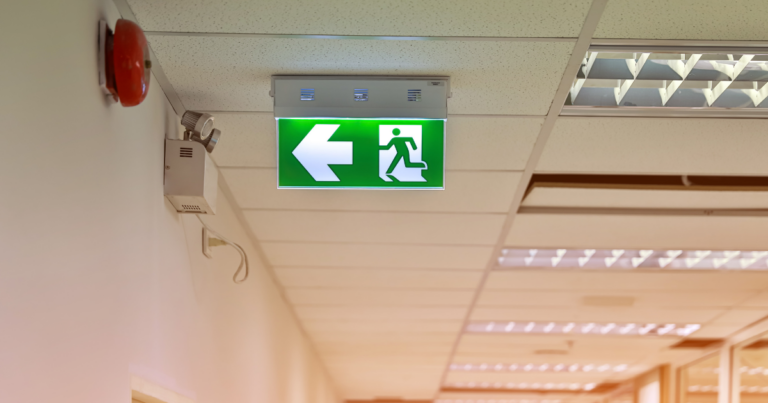 Evakuierung und Übung – Warum sie wichtig sind & wie wir helfen